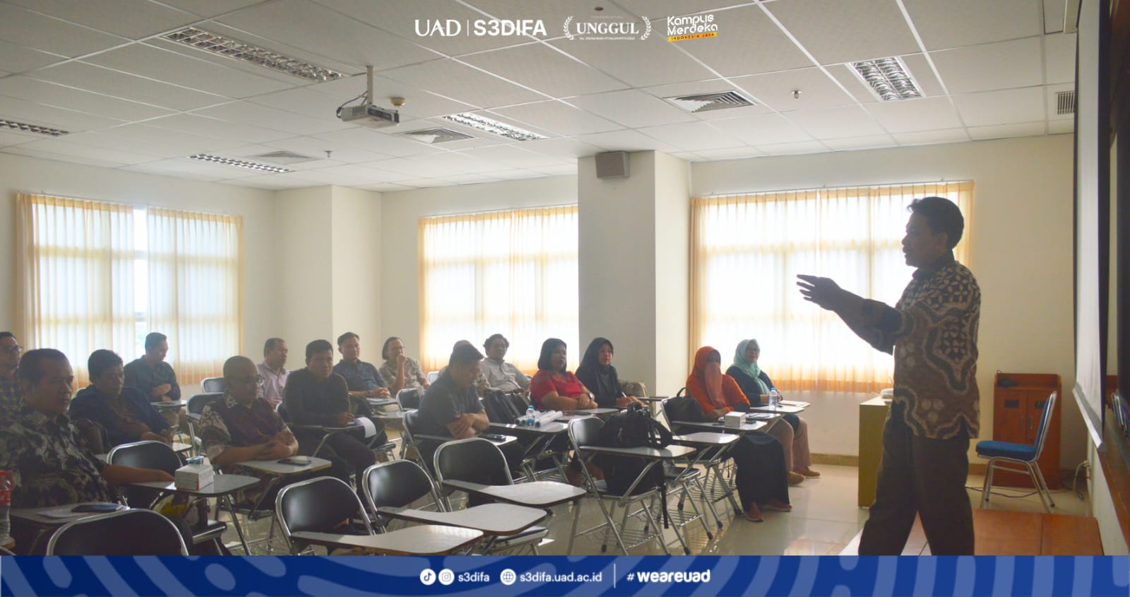 ASSOC. PROF. HERMAN, S.KOM., M.SC., PH.D. KUPAS TUNTAS TEORI KOMPUTASI ...